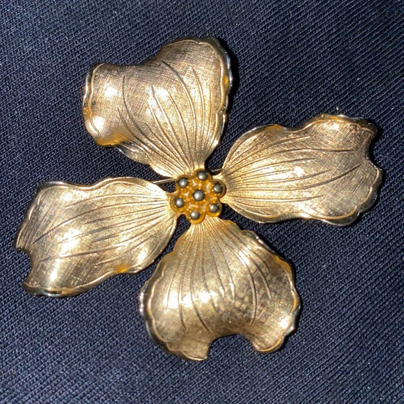 Jewelry | Dogwood Brooch By Giovanni Gold Tone Vintage Pin Flower ...